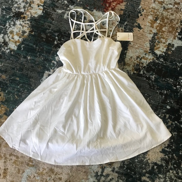 L'ATISTE | Dresses | Latiste By Amy White Dress | Poshmark